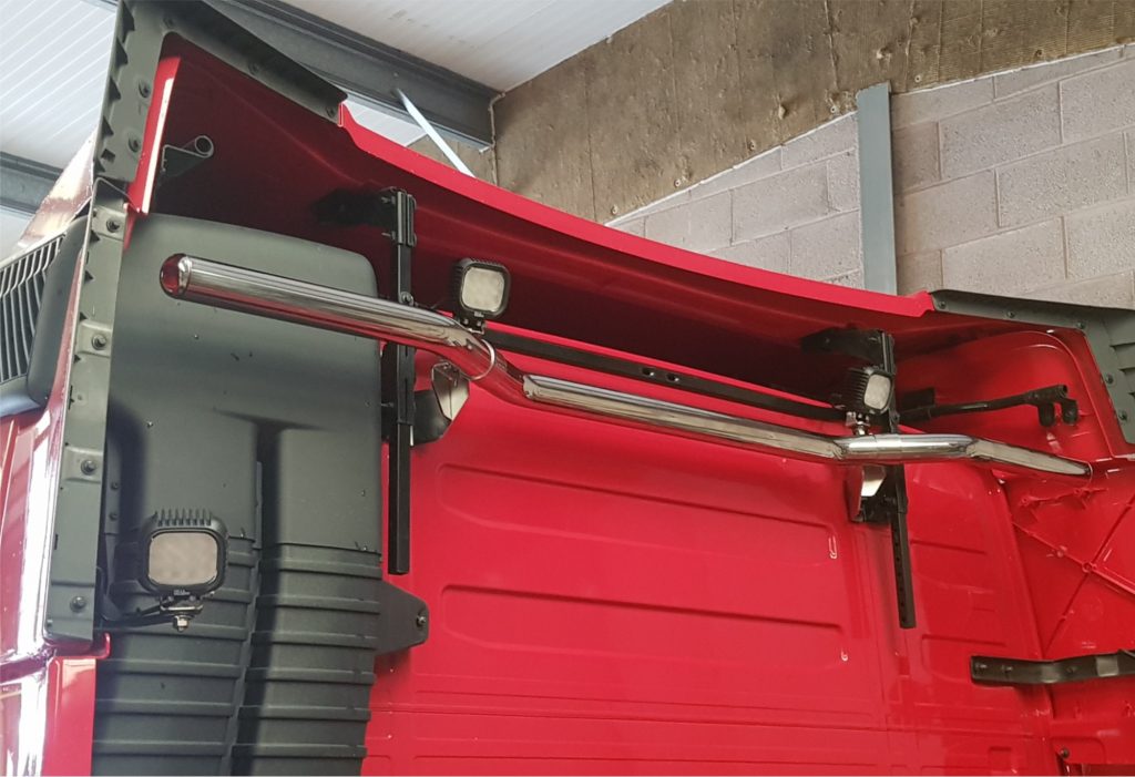 Volvo FHv4 rear worklight bar type 2