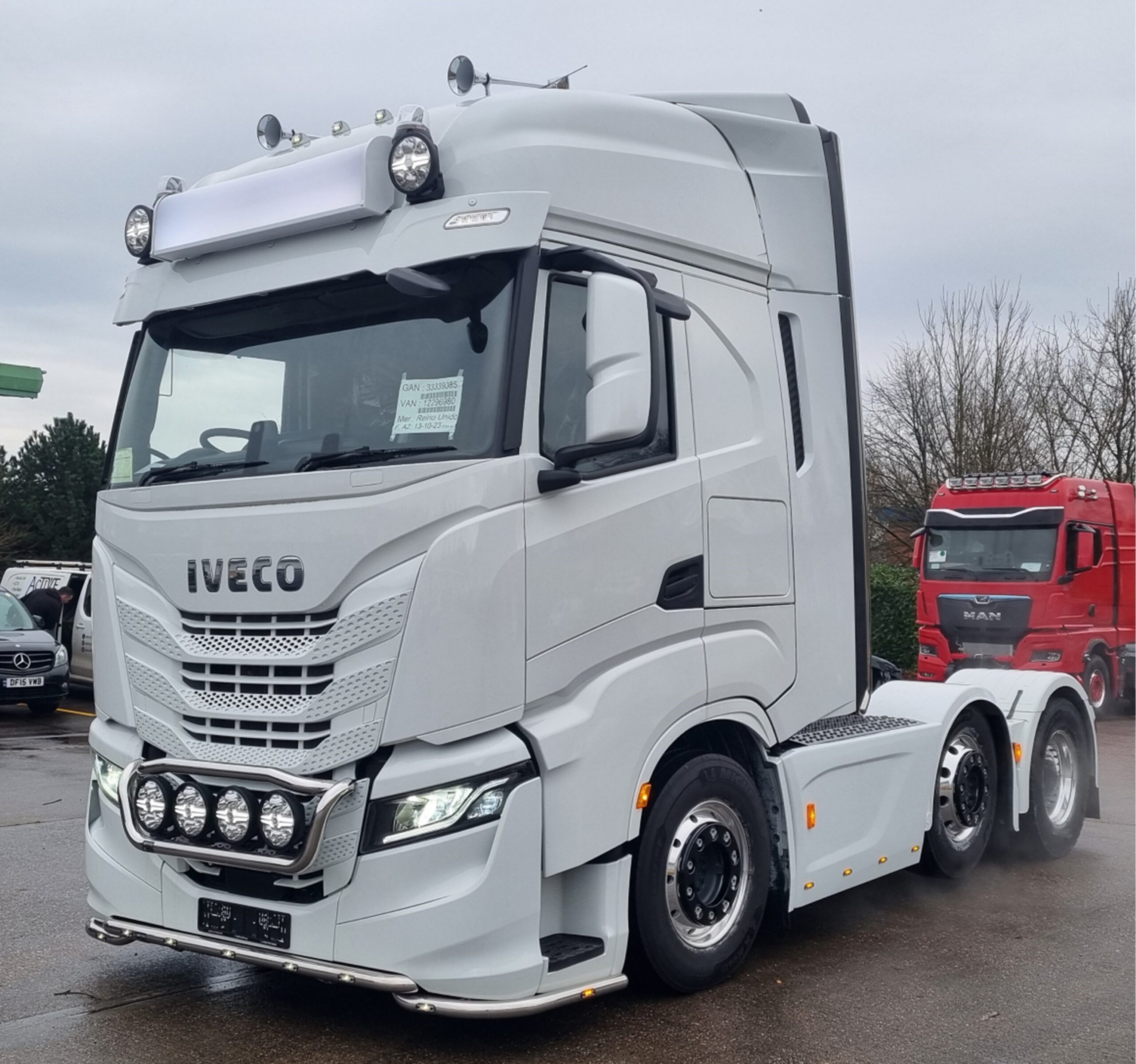 Weaver Iveco - Spot On Truck Bars