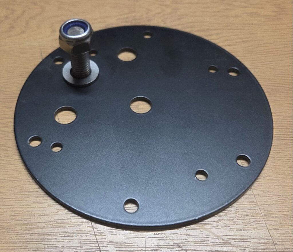 Beacon mounting plate - Bolt - 150mm diameter - black - Spot On Truck Bars